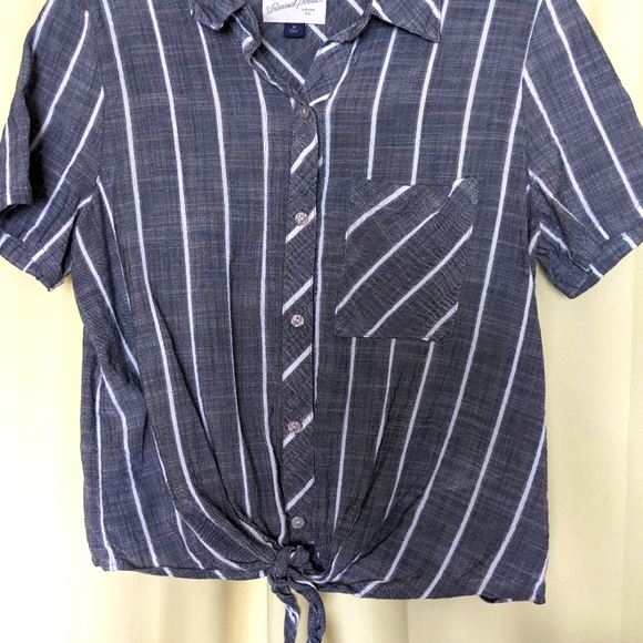 Universal Thread | Tops | Universal Thread Button Up Shirt With Bottom ...